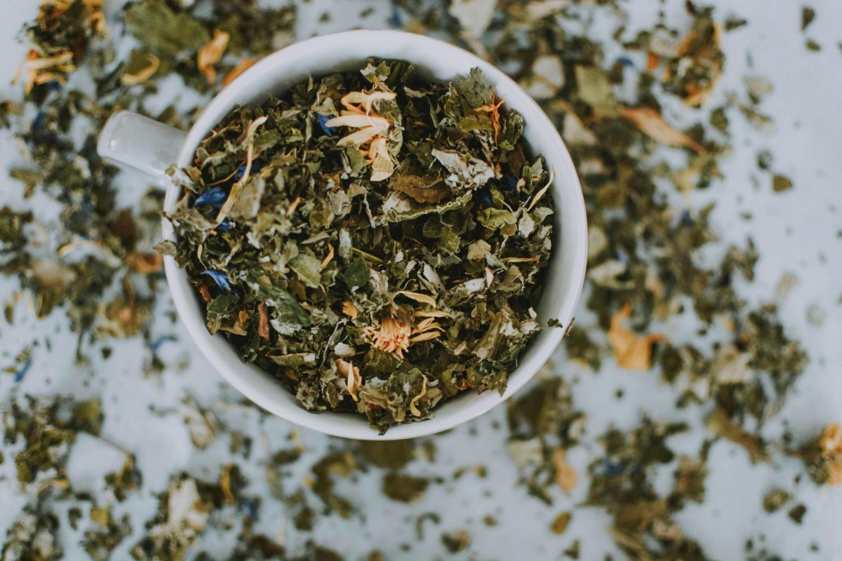 The Health Benefits of Herbal Teas: A Compehesive Guide | Sereni-Tea